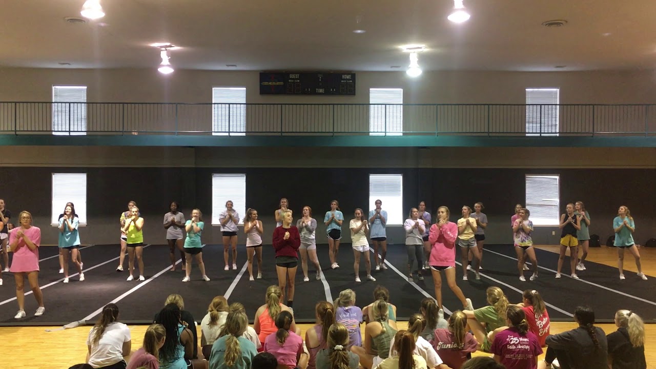 Athens JV Cheer quick toss heel stretch - YouTube