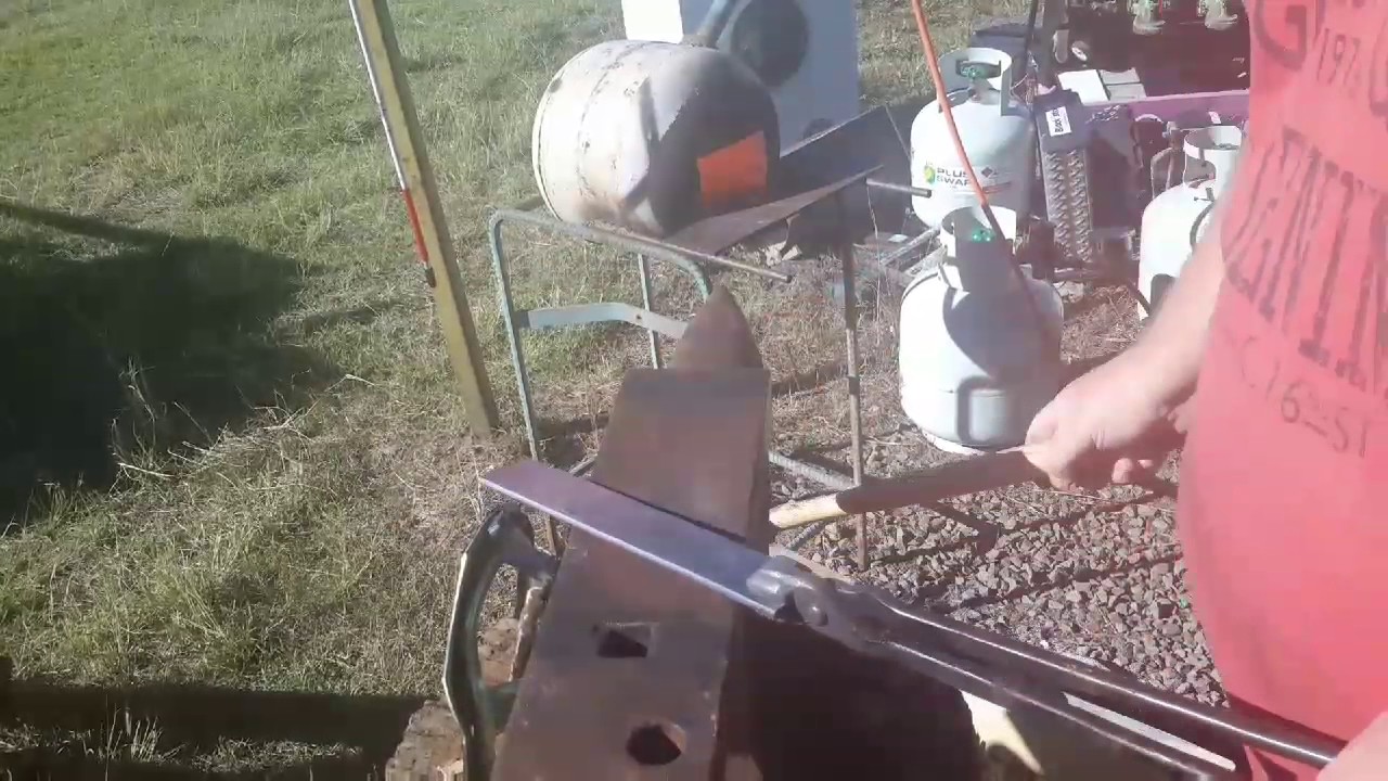 Forge welding fail. - YouTube
