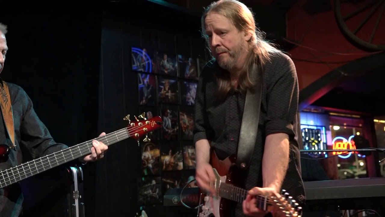 Shoulda Known Better - YouTube