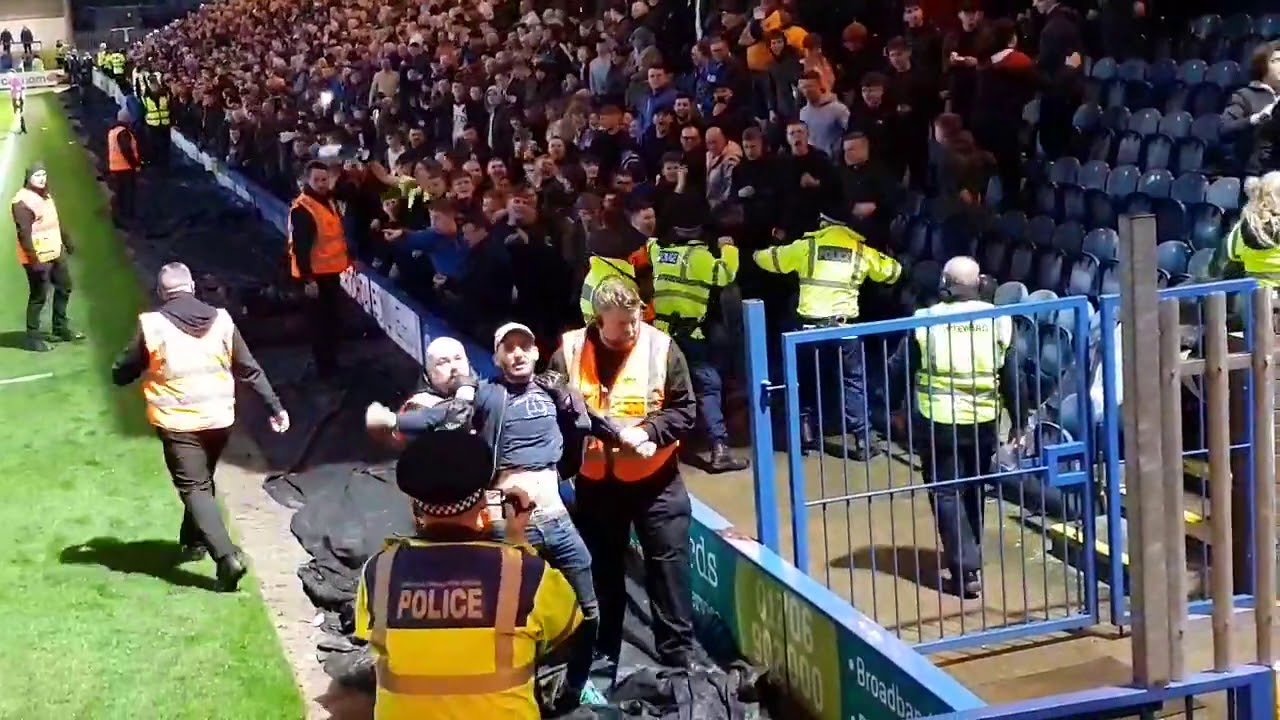 Oldham fans at Rochdale #oafc - YouTube