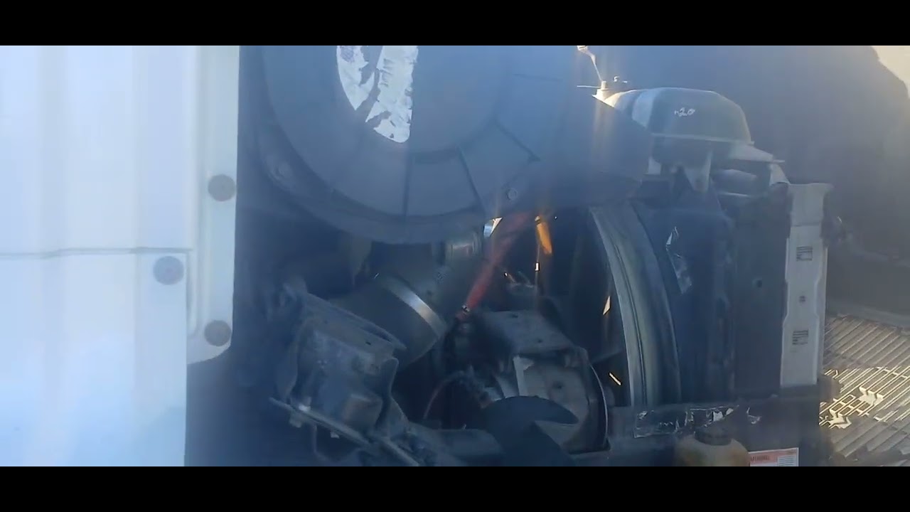 cold Start of a detroit diesel - YouTube