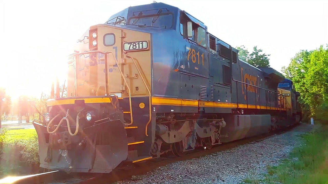 CSXT W869-07 empty military train CM40-8 #7811 Dash 8 Rebuild - YouTube