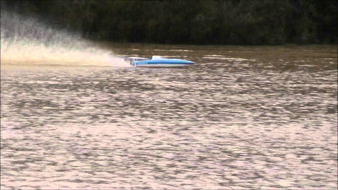 AC MODEL BOATS R42 FIRST TIME WET in HD - YouTube