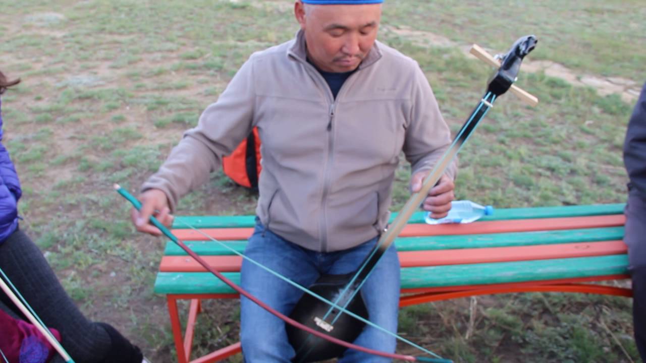 Mongun ool Igil demonstration - YouTube