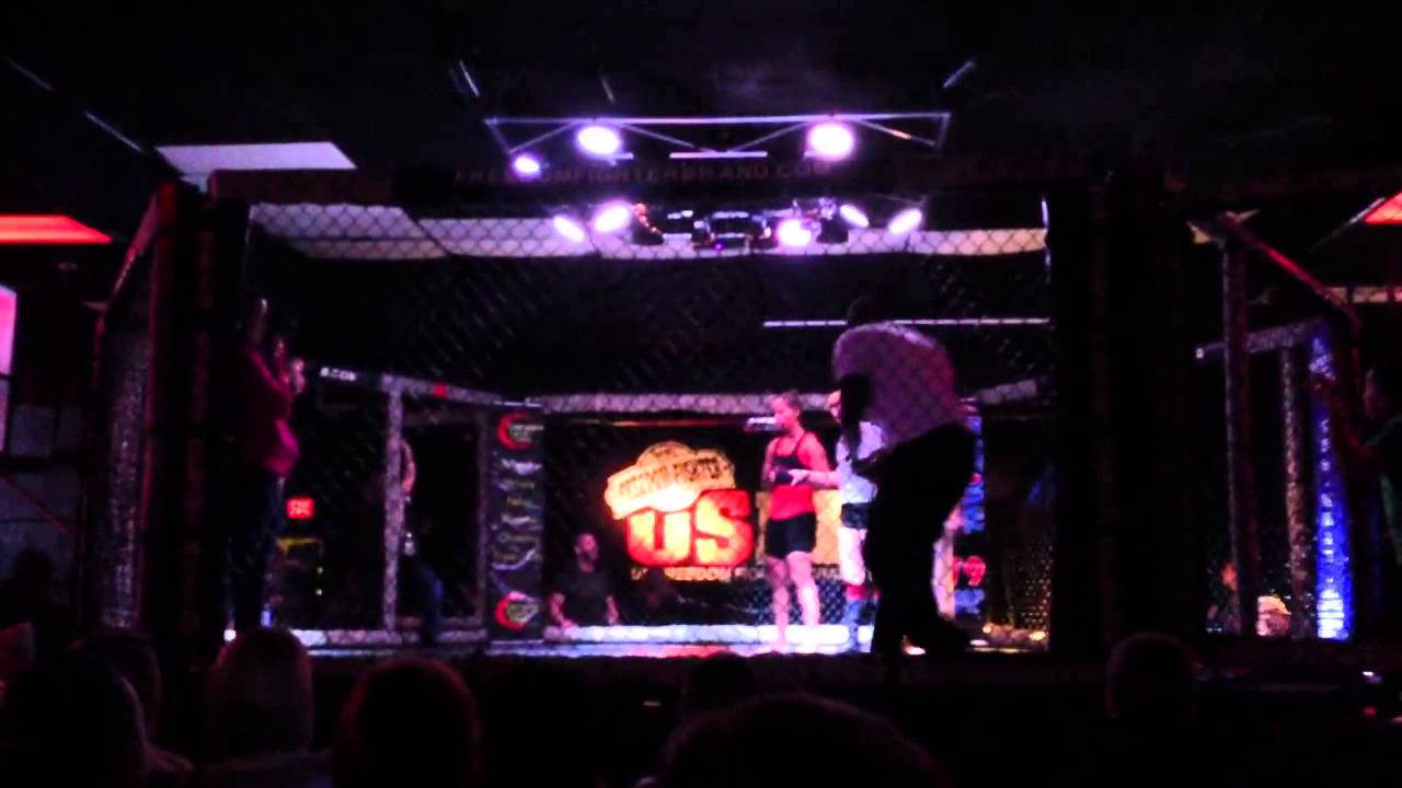 Wanda Foxy Boxing Match Decision - YouTube
