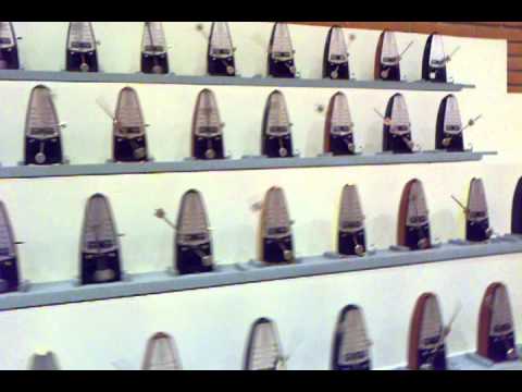 100 metronomi - György Ligeti - Poema sinfónico per 100 Metrónomi - YouTube
