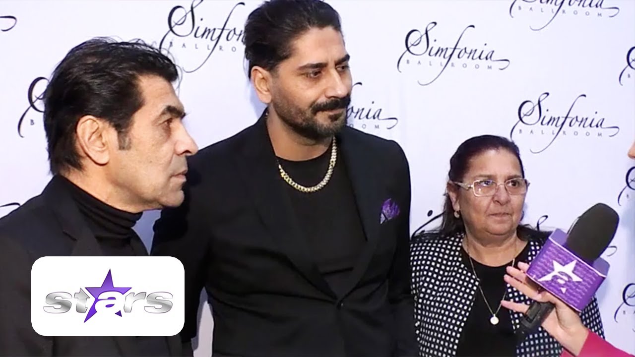 Connect-R, primul alături de mama și de tatăl său - YouTube