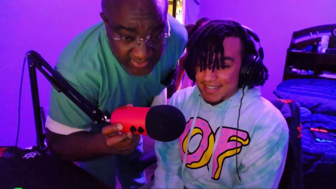 SynthesizeOG Gets Raided By His Parents (Stream Highlight) - YouTube