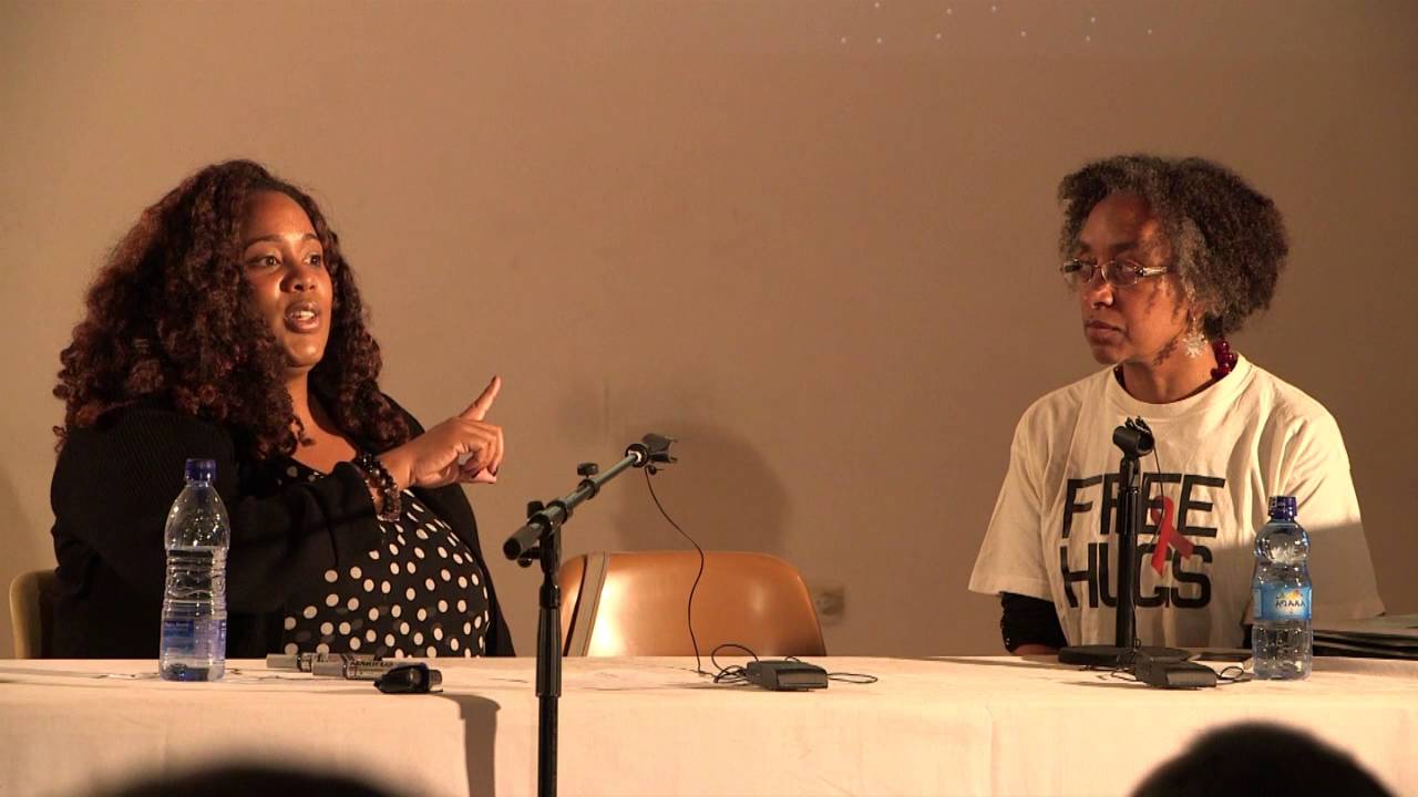 Feature Writing - Class 10 - Interviewing Tomika Anderson - YouTube