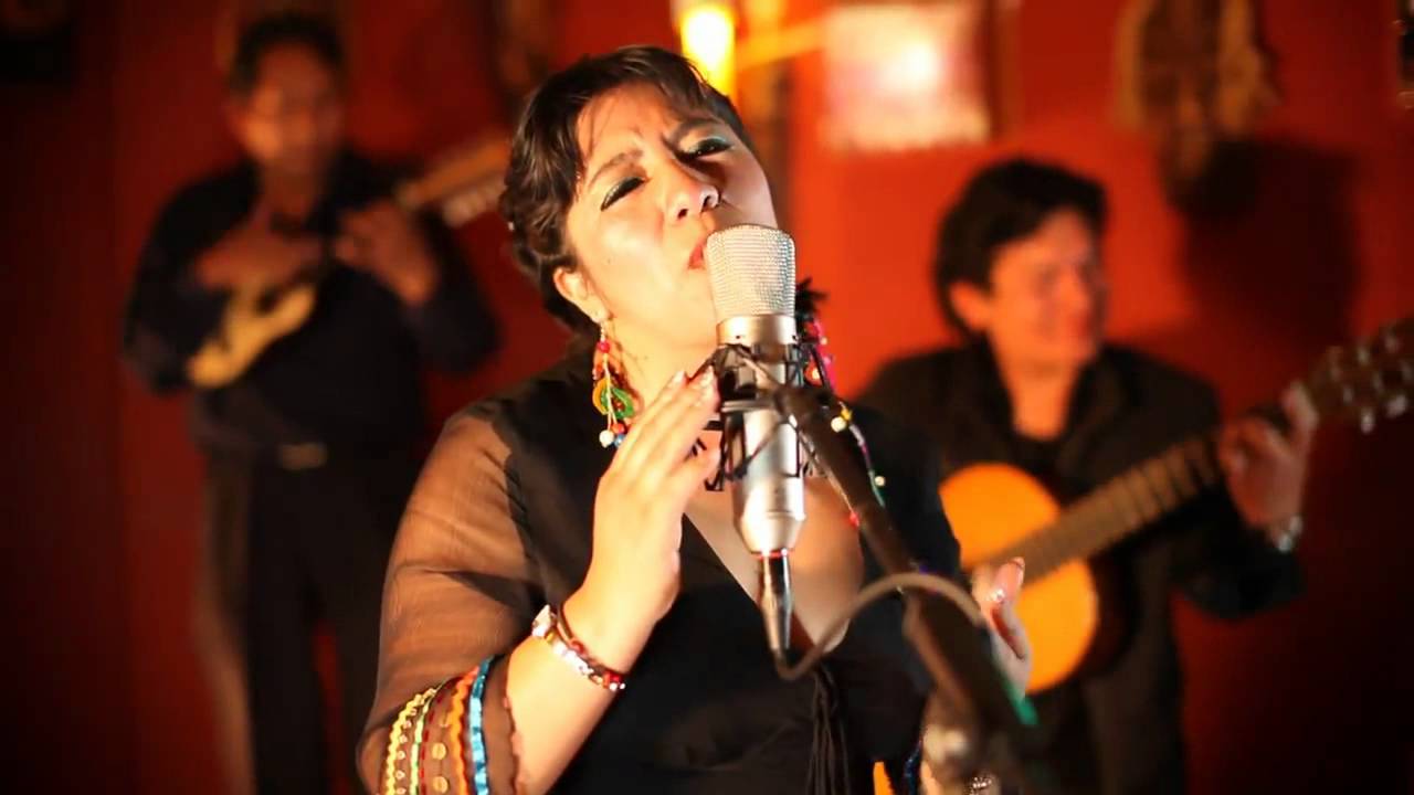 VICKY TORRES LEJOS DE TI 2012 - YouTube