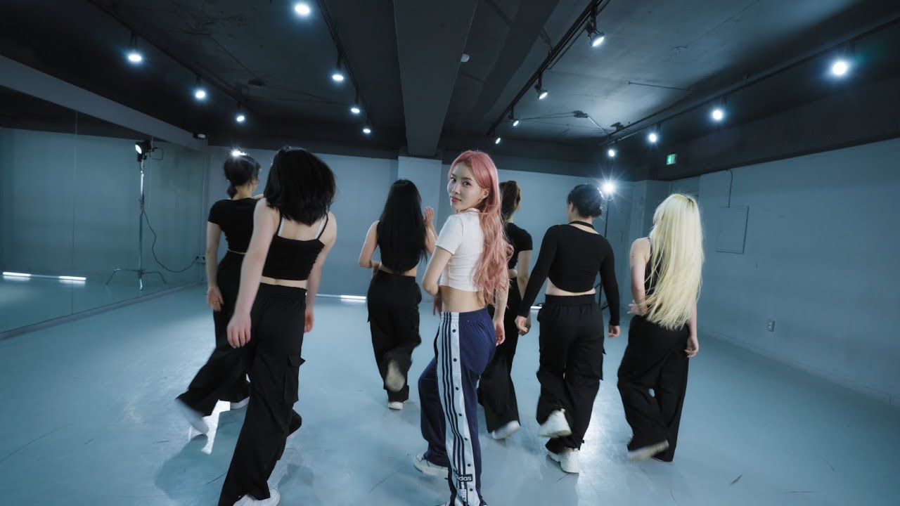 ROA(로아) 'JENNIE - Mantra’ practice 원테이크 (1take.) - YouTube
