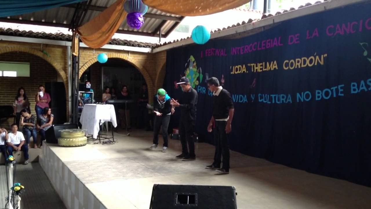 Presentación de popping del liceo católico Cristo rey 2014 - YouTube