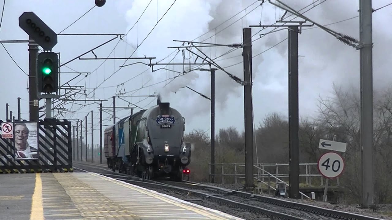 MALLARD ON THE MAINLINE - LNER A4 60009 'UoSA' hauling 4468 'Mallard ...