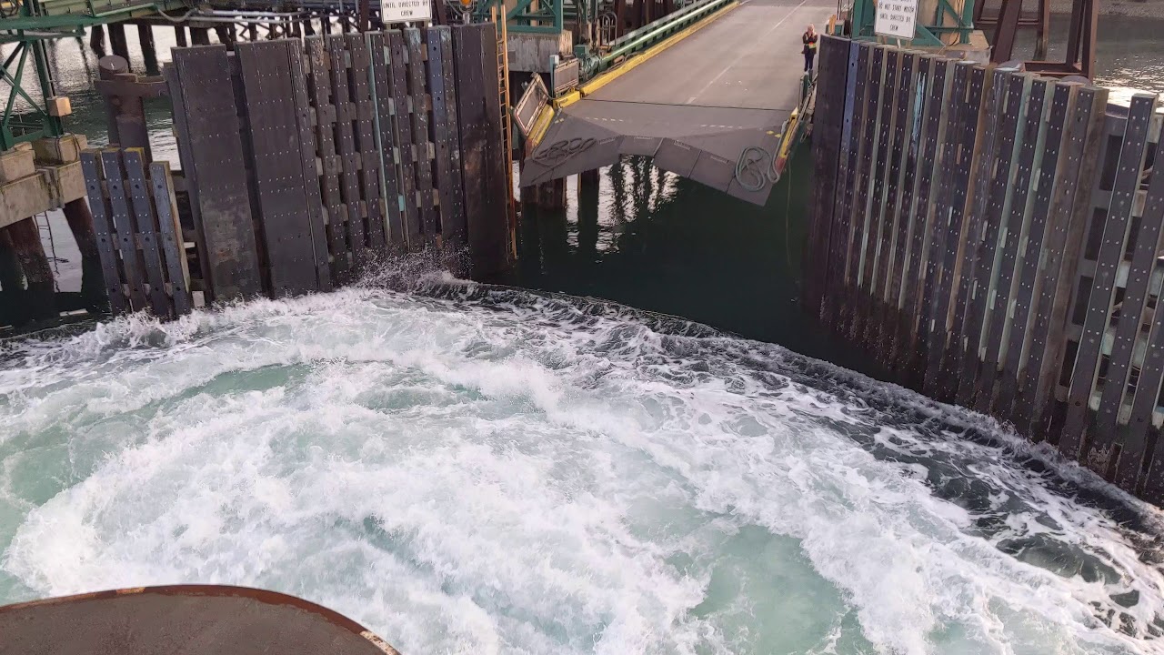 MV Chelan Arriving in Anacortes - YouTube