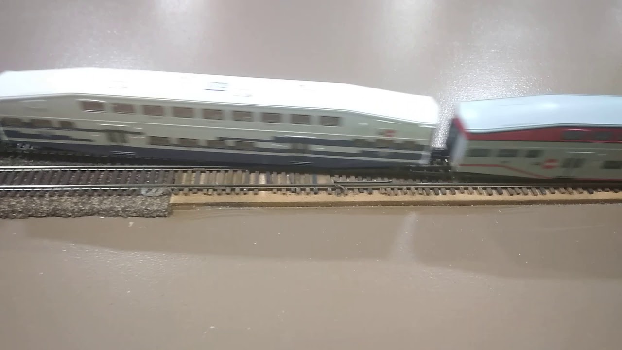 N Scale Caltrain (MP36PH-3C 928, Cab Car 117) - YouTube