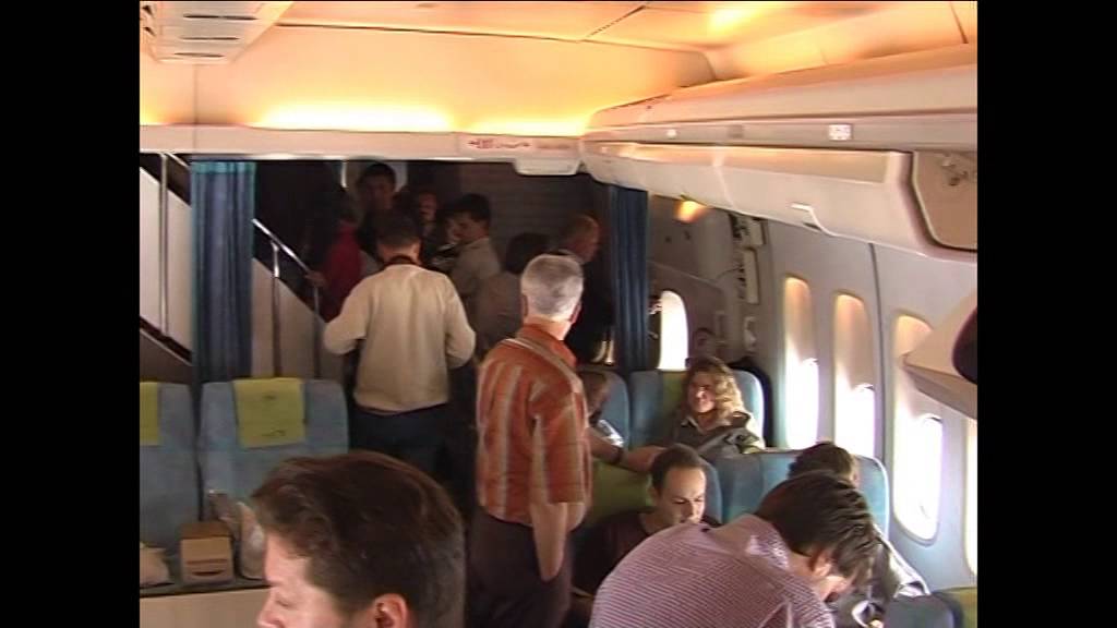 Iran Air Boeing B-747-100 flight - YouTube