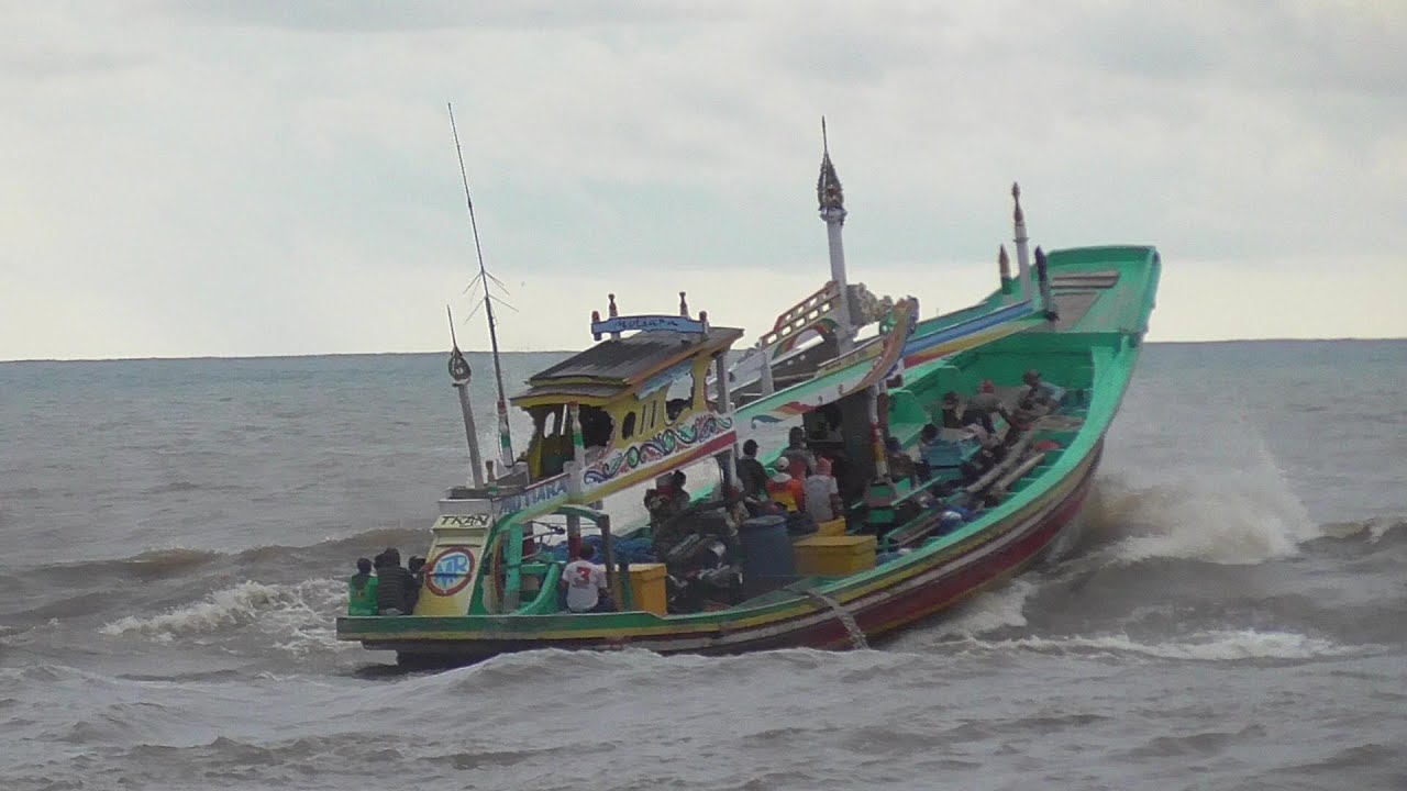 UPDATE CUACA PANTAI PESISIR PUGER KONDISINYA MASIH BERGELOMBANG 1.8 ...