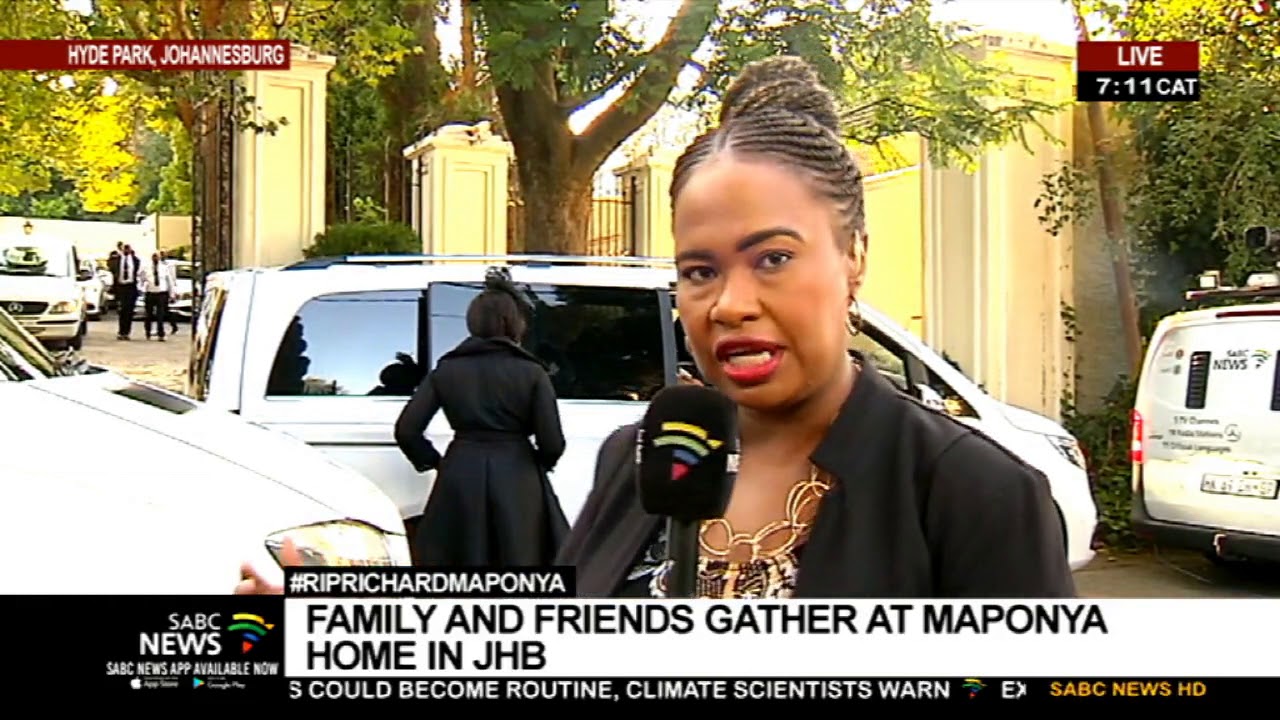 Maponya Funeral | Family, friends gather at Maponya's home - YouTube
