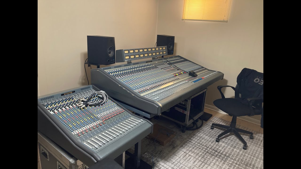 Midas XL3- Mono vs Stereo Fader Banks - YouTube