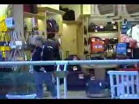 Professional Shoplifter in Action - YouTube