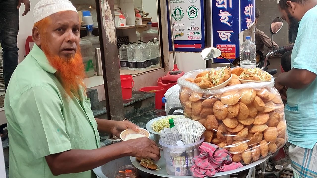 This Old Man Sells Extremely Crispy Bhel Puri | Pani Puri, Bhelpuri ...