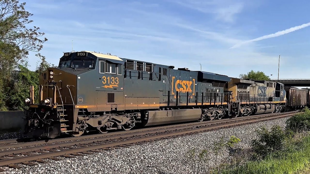 CSX 3133 west with coal. - YouTube