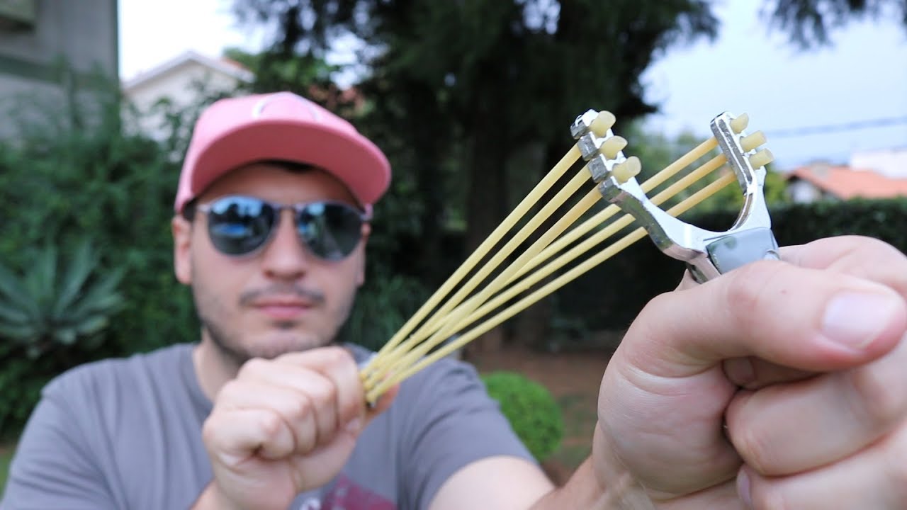 Testei um Estilingue SUPER PODEROSO !! - YouTube