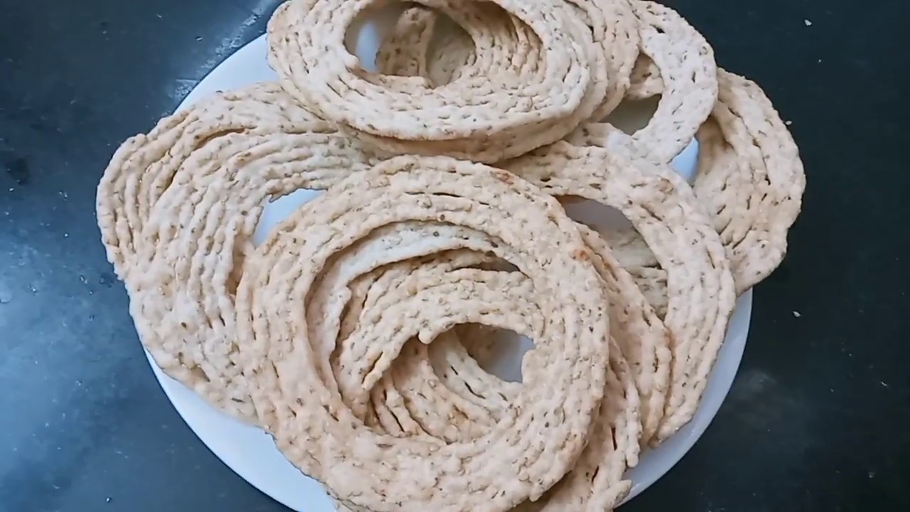 Sakinalu Recipe in Telugu | Telangana Special Sakinalu | సకినాలు తయారీ ...