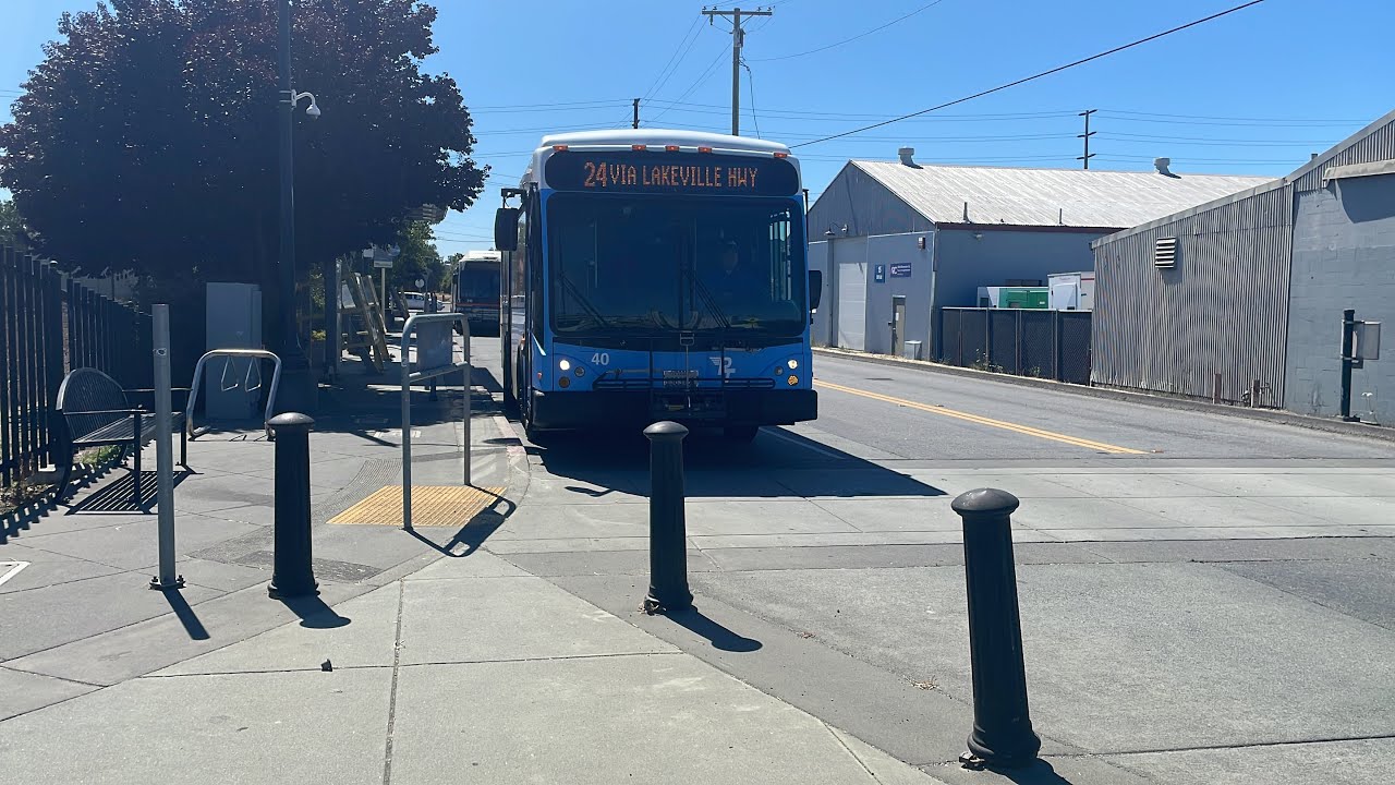2011 GillIG Low floor BRT’29 Petaluma Transit Bus 40 departing with ...