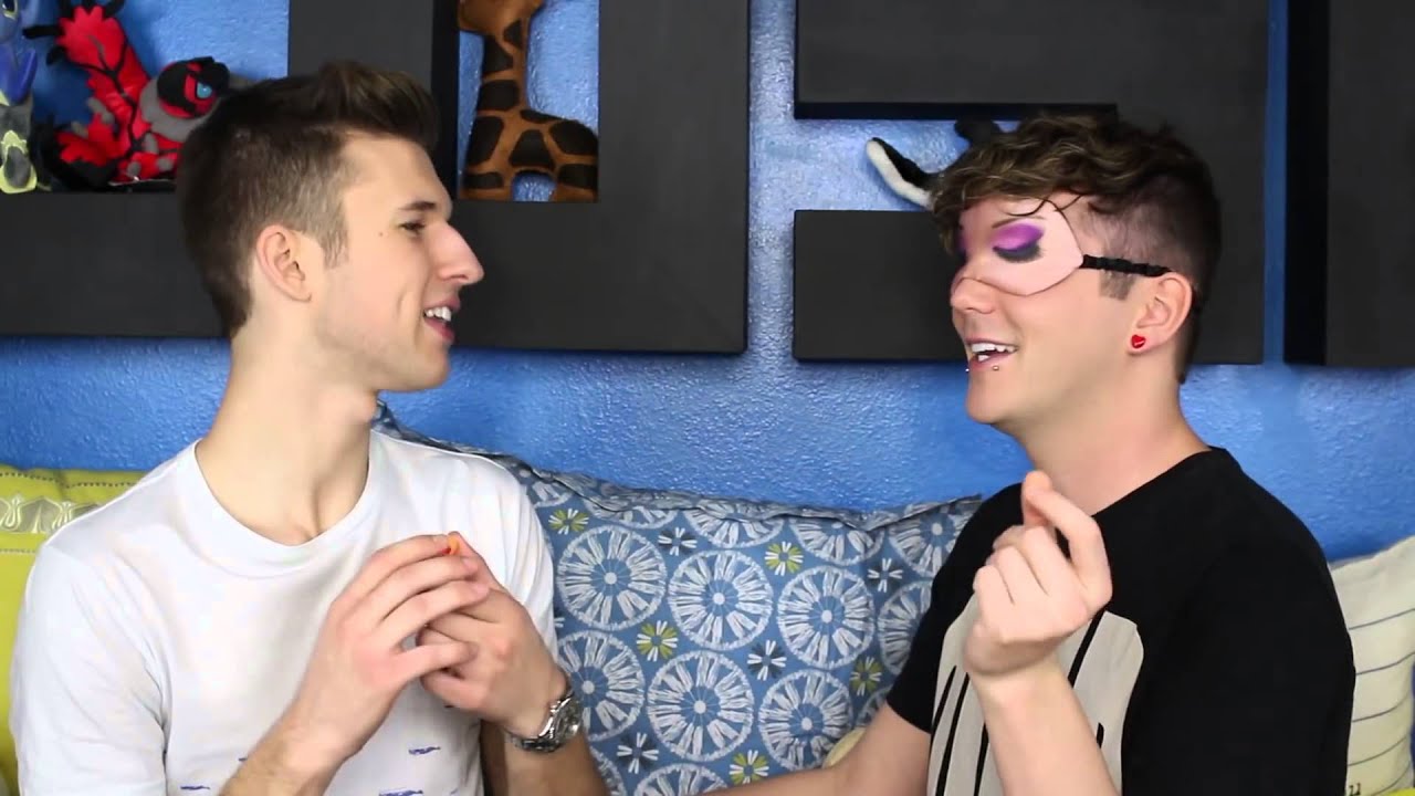 CHAPSTICK KISSING CHALLENGE - YouTube