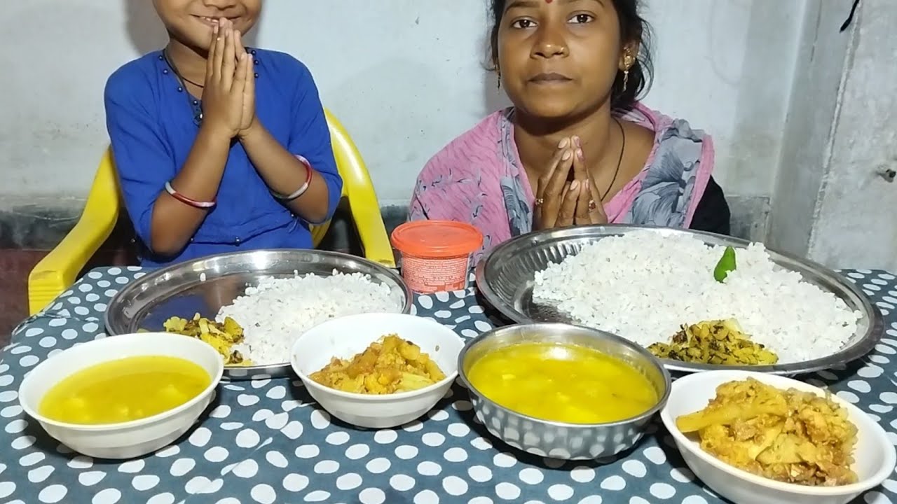 Food eating challenge Mother And Daughter | Eating Competition - YouTube