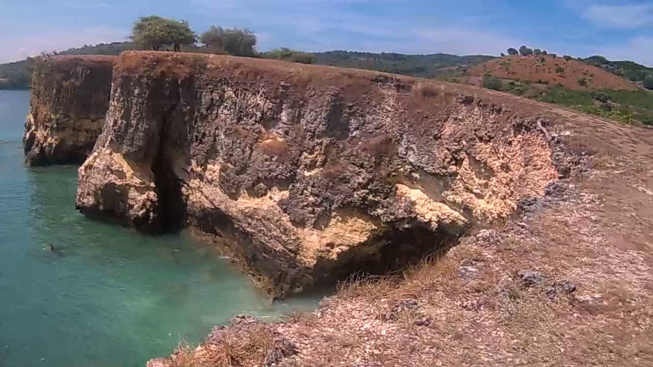 Pink Beach - Lombok Timur, NTB - YouTube