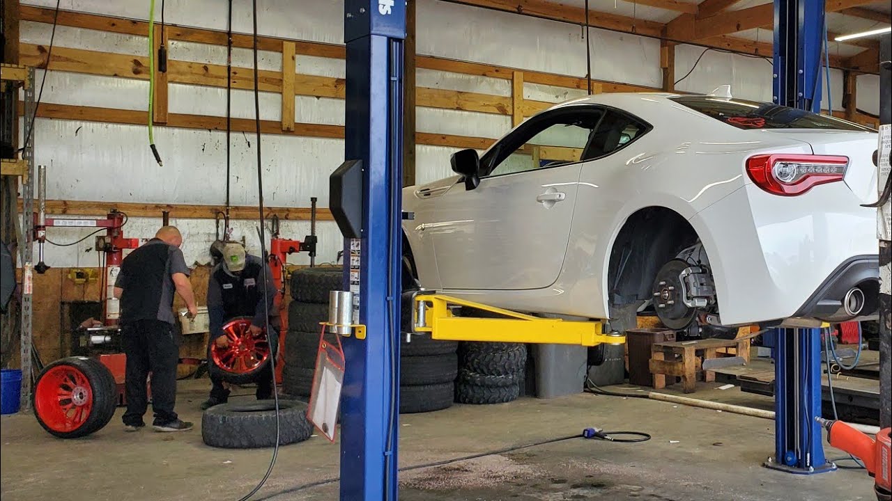 Buffing paint but first New wheels for the Toyota 86 - YouTube