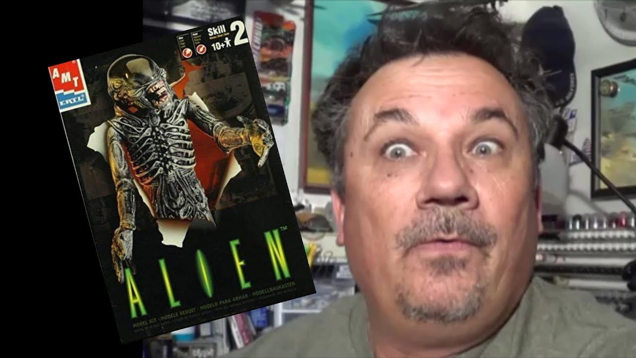 Alien Model Kit Open Box Review - YouTube