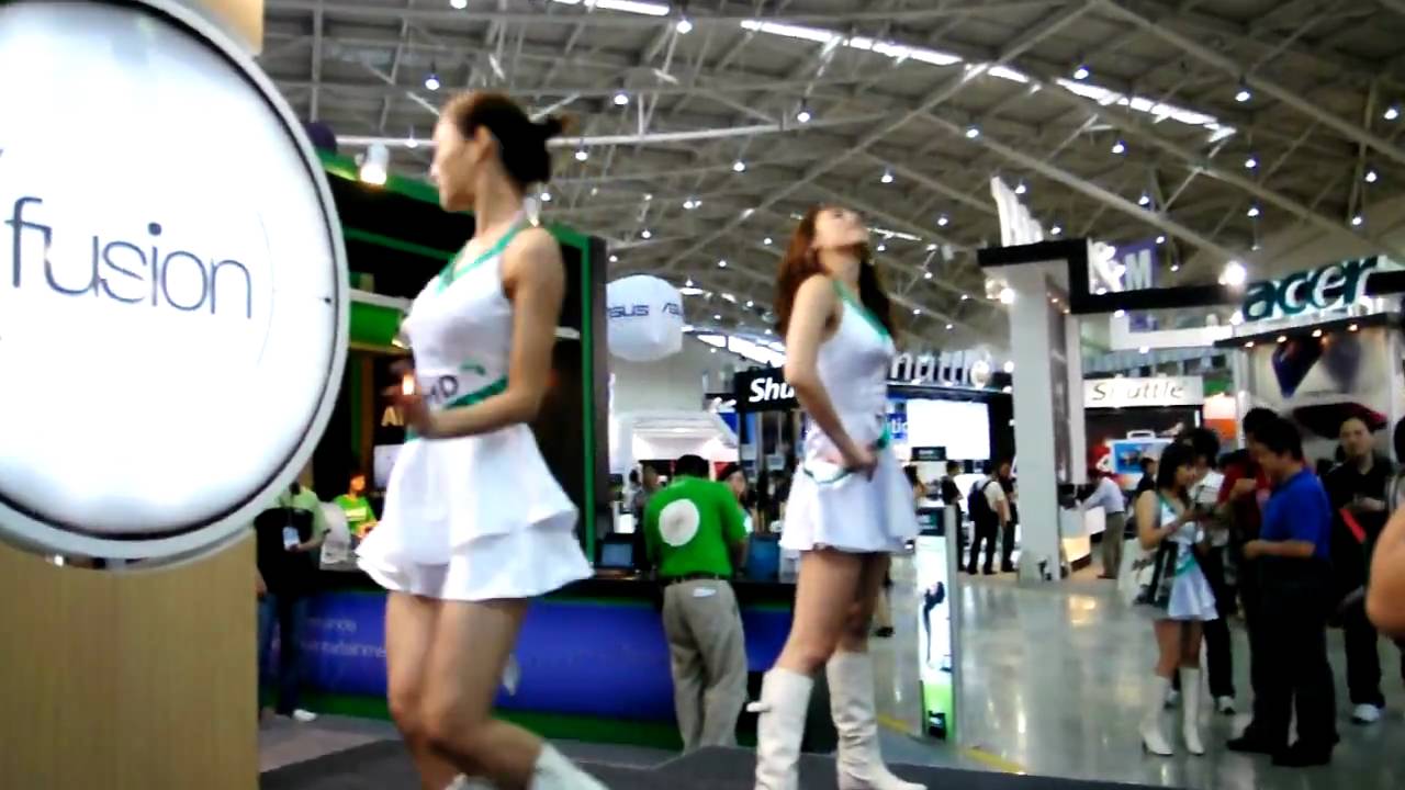 Computex 2009 AMD Show Girls - YouTube