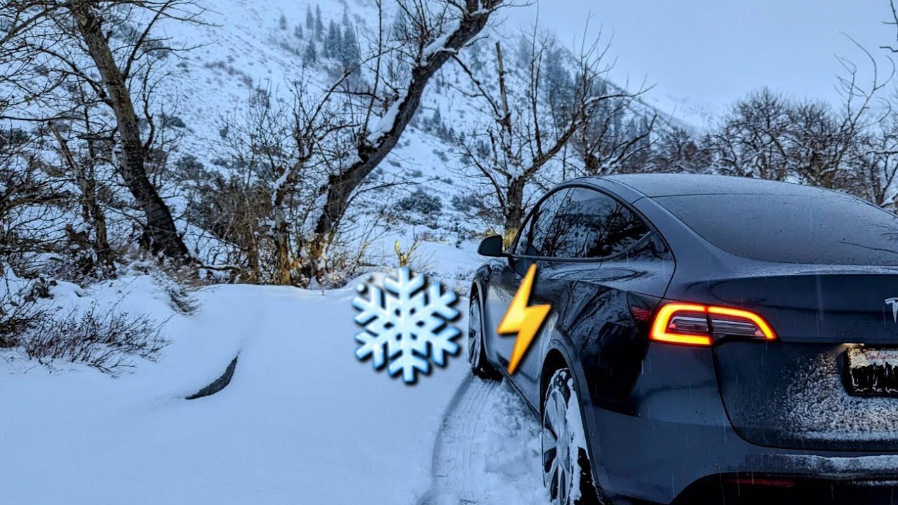Snowy Autopilot Tesla Drive ⚡️FSDbeta on Sharp Dangerous roads with ...