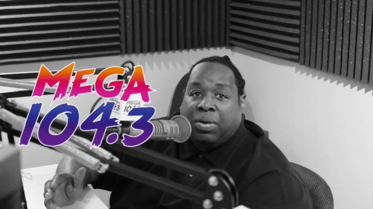Bruce Bruce having a chat with Alex Santa Maria on Mega 104.3 - YouTube