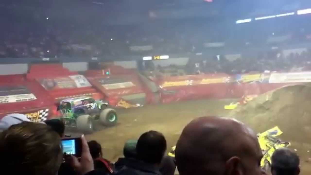 DCU Center - Grave Digger Awesome Freestyle! Worcester, MA Monster Jam ...