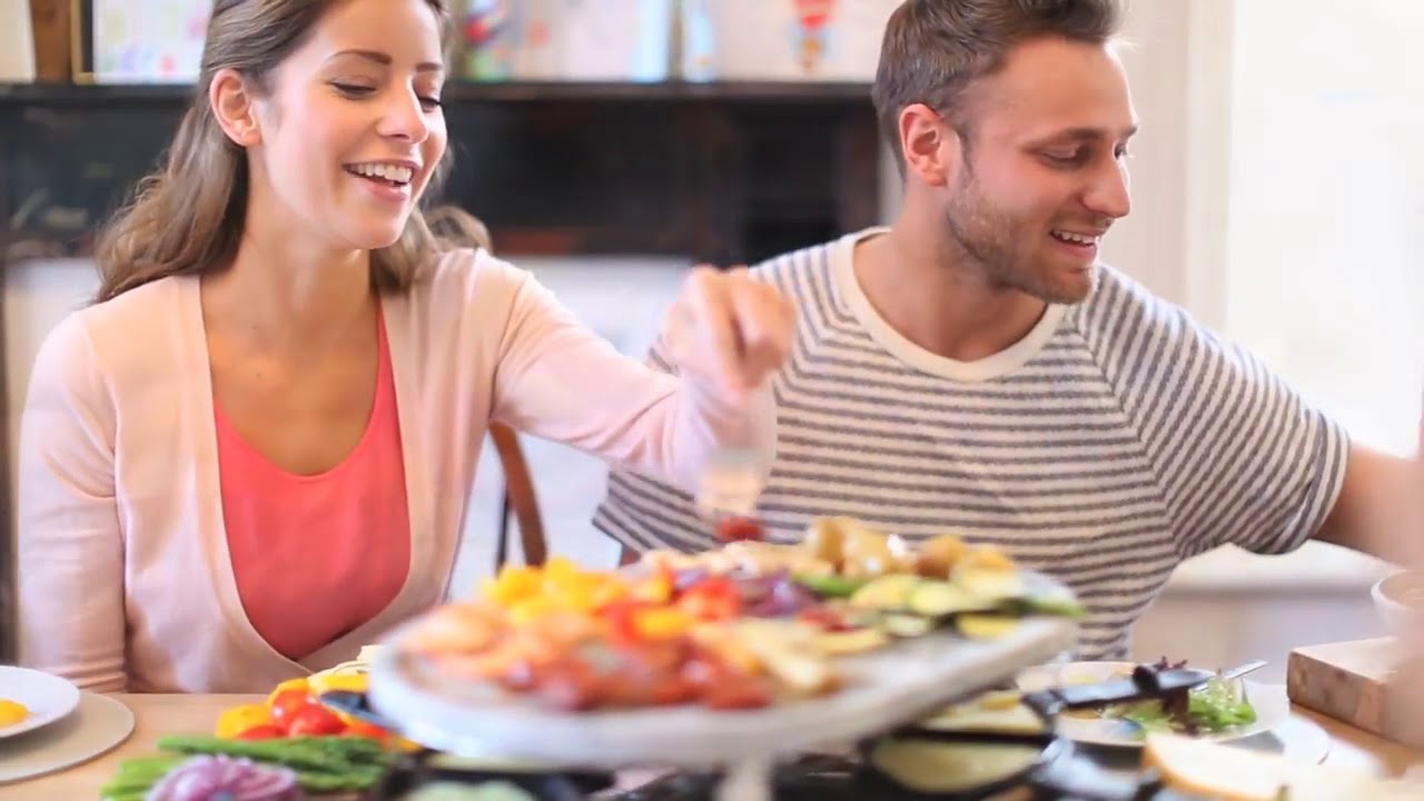 Russell Hobbs Raclette Fiesta 21000 56 - YouTube