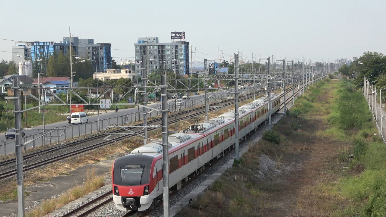 2023/01/19 Thailand Railway Dark Red Line at Lak Hok | タイ国鉄 ダークレッドライン ...