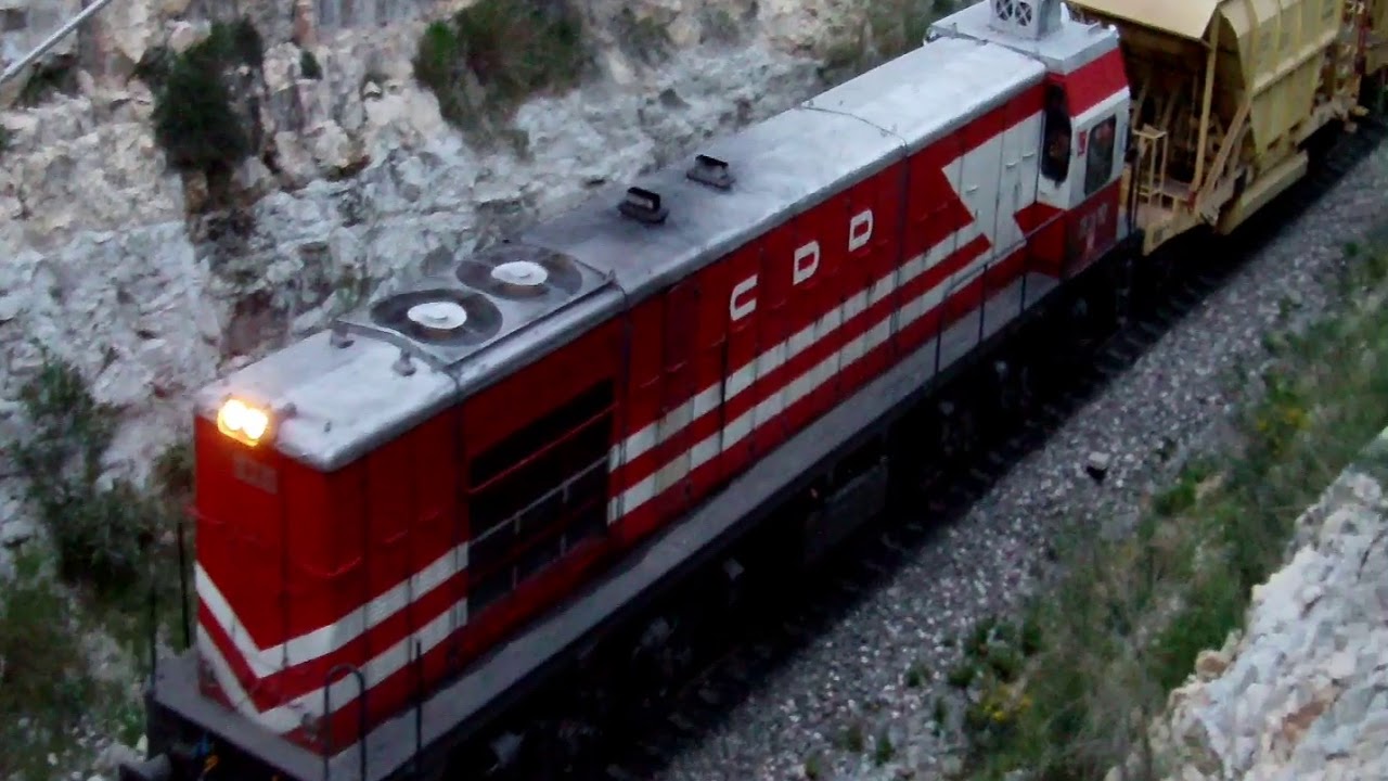 TCDD RANFORLU DE 24000 YÜK TRENİ TOROSLARI SARSARAK ÇIKIYOR. MÜTHİŞ SES ...