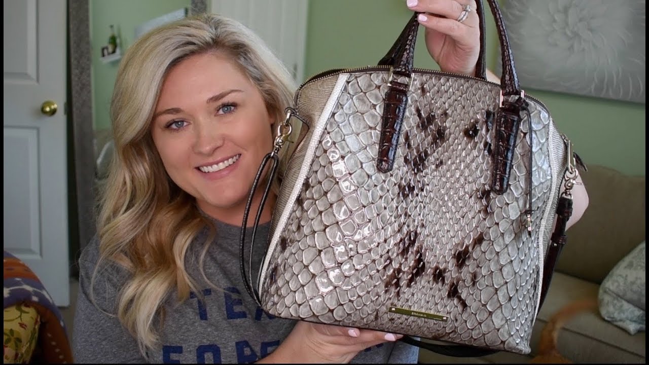 WHAT'S IN MY PURSE?! | September 2017 | Taren Denise - YouTube