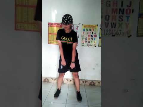 terjadi di kabupaten bone seorang siswi yg sedang latihan dance