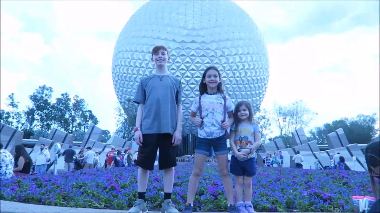 TRIP TO DISNEY WORLD EPCOT! FAMILY VLOG! - YouTube