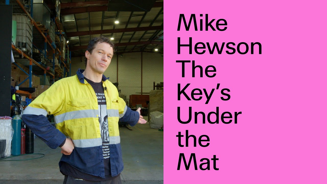 Mike Hewson | Studio tour - YouTube