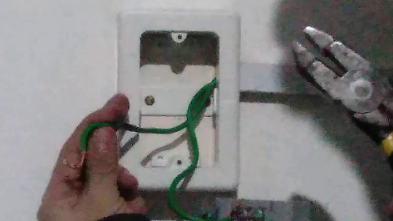 Como instalar un tomacorriente (bien explicado) - YouTube