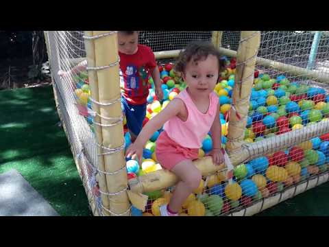 Dev dinazorlardan kacarken kendimizi sorvivor oyun parkurunda bulduk,dinopark videolari