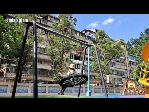 Bermain Ayunan di Taman Pada Pagi Hari - YouTube