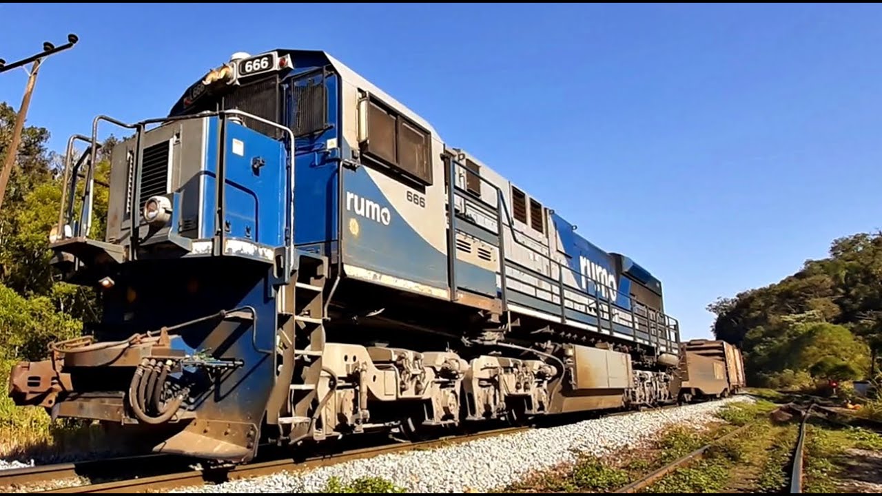 TREM com ES43BBi RUMO Formação LOCOTROL no Banhado na Serra do Mar ...
