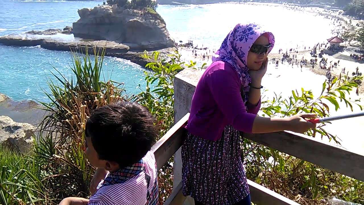 Keindahan pantai Klayar dari atas bukit - YouTube